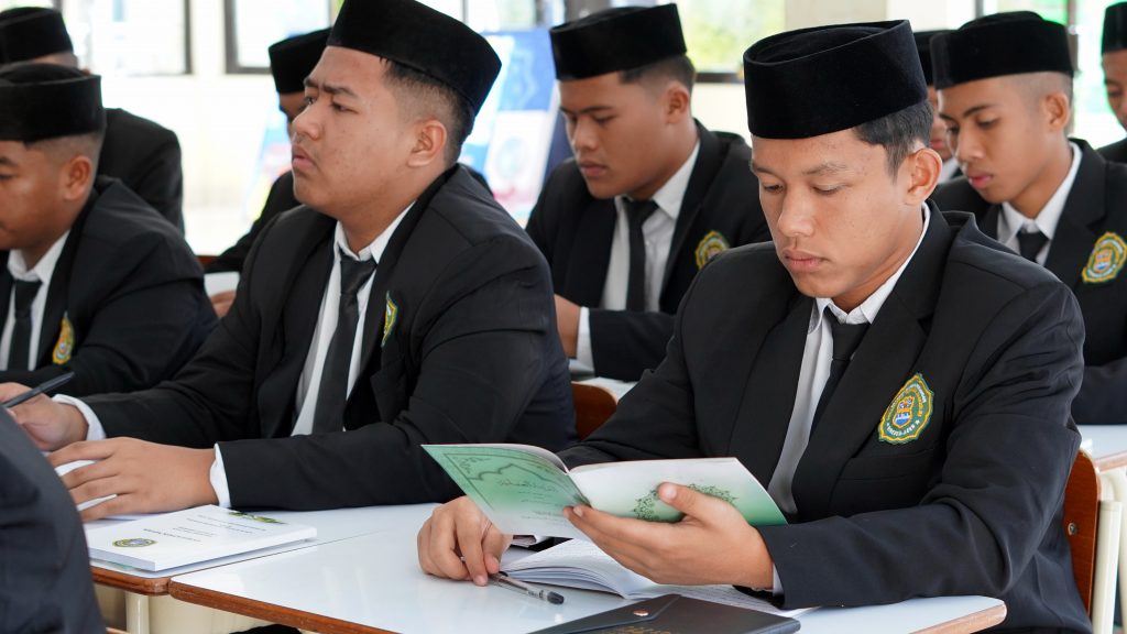 Pembekalan Amaliyah Tadris bagi Santri Kelas Akhir Pesantren Terpadu Almuslim